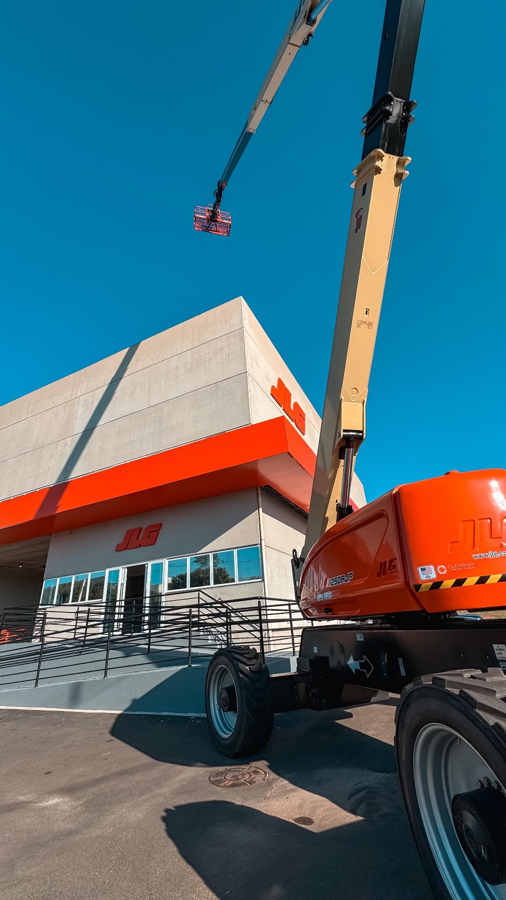 JLG INAUGURA NUEVAS INSTALACIONES EN BRASIL Y REFUERZA SU COMPROMISO ...